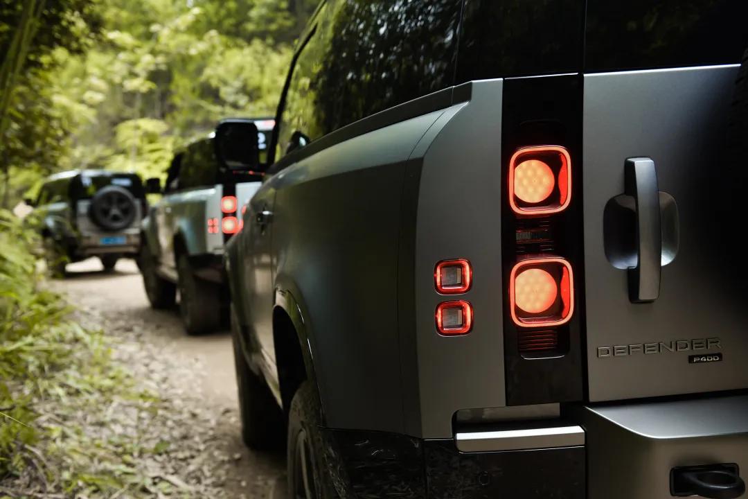Proudly new Land Rover Defender 90 Forest Adventure Tour - iNEWS