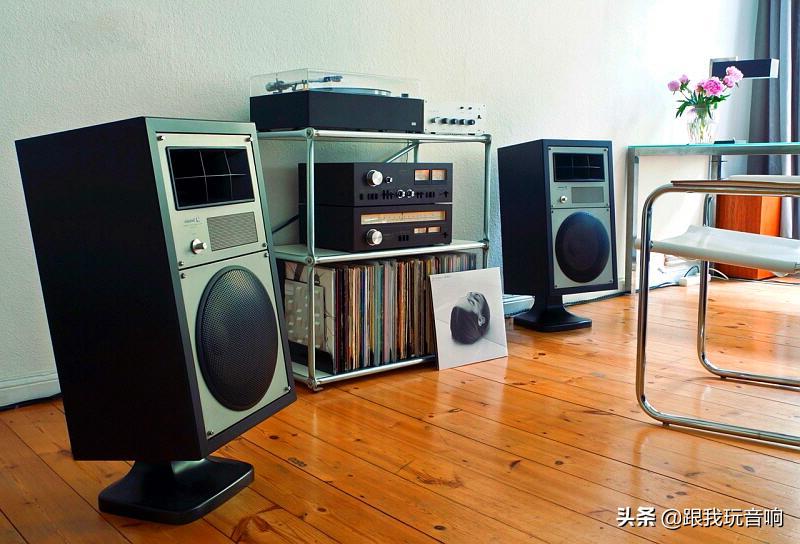 Old-fashioned audio system introduced by Technics in the 70s - iNEWS