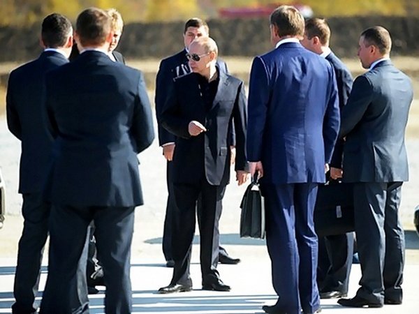 The bodyguard of Putin the Great is not allowed to be outstanding in ...