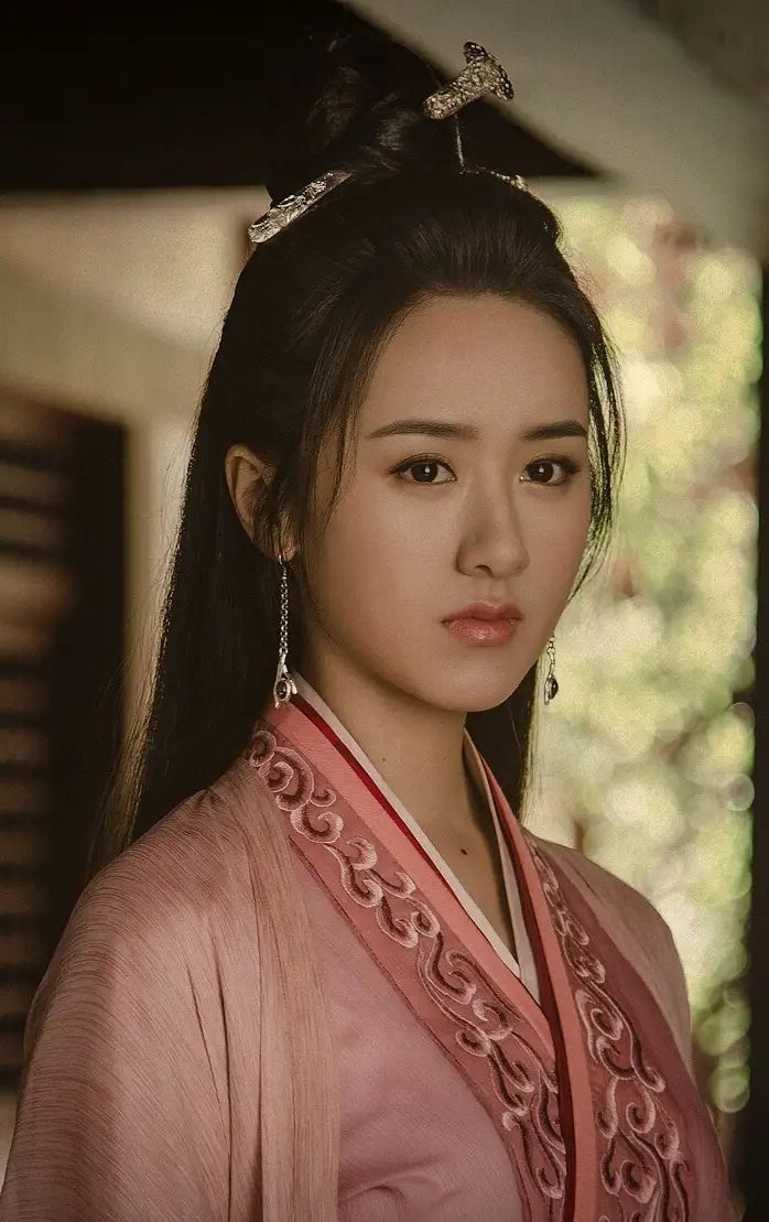 Yuan Bingyan beautiful photo - iNEWS