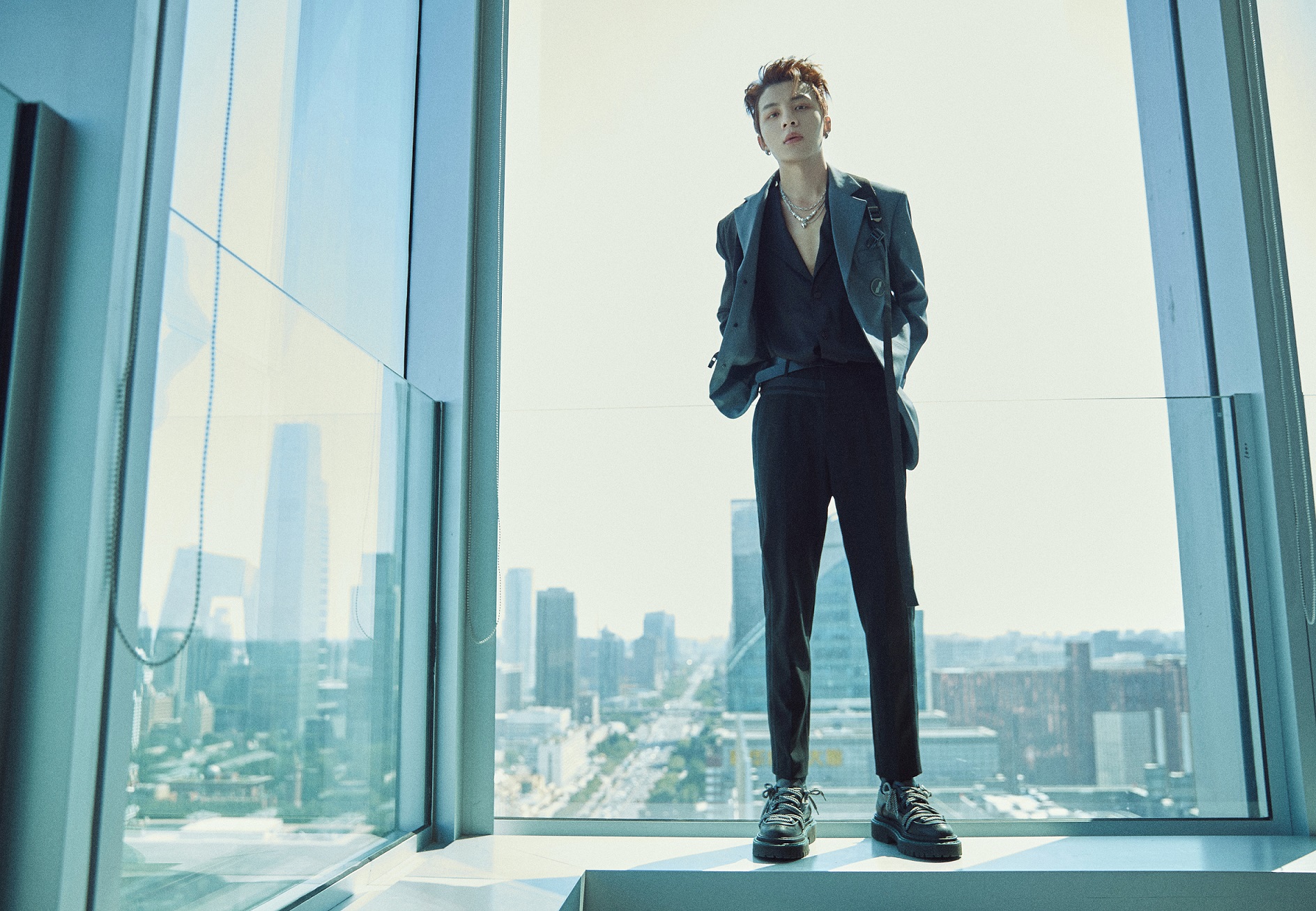 Yu Yanlong appeared in Gentle Monster event splicing suit gentleman ...