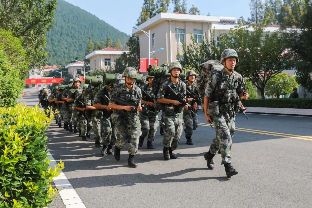 The 71st Group Army "Taihang Powerful Brigade": With enthusiasm, forge ...