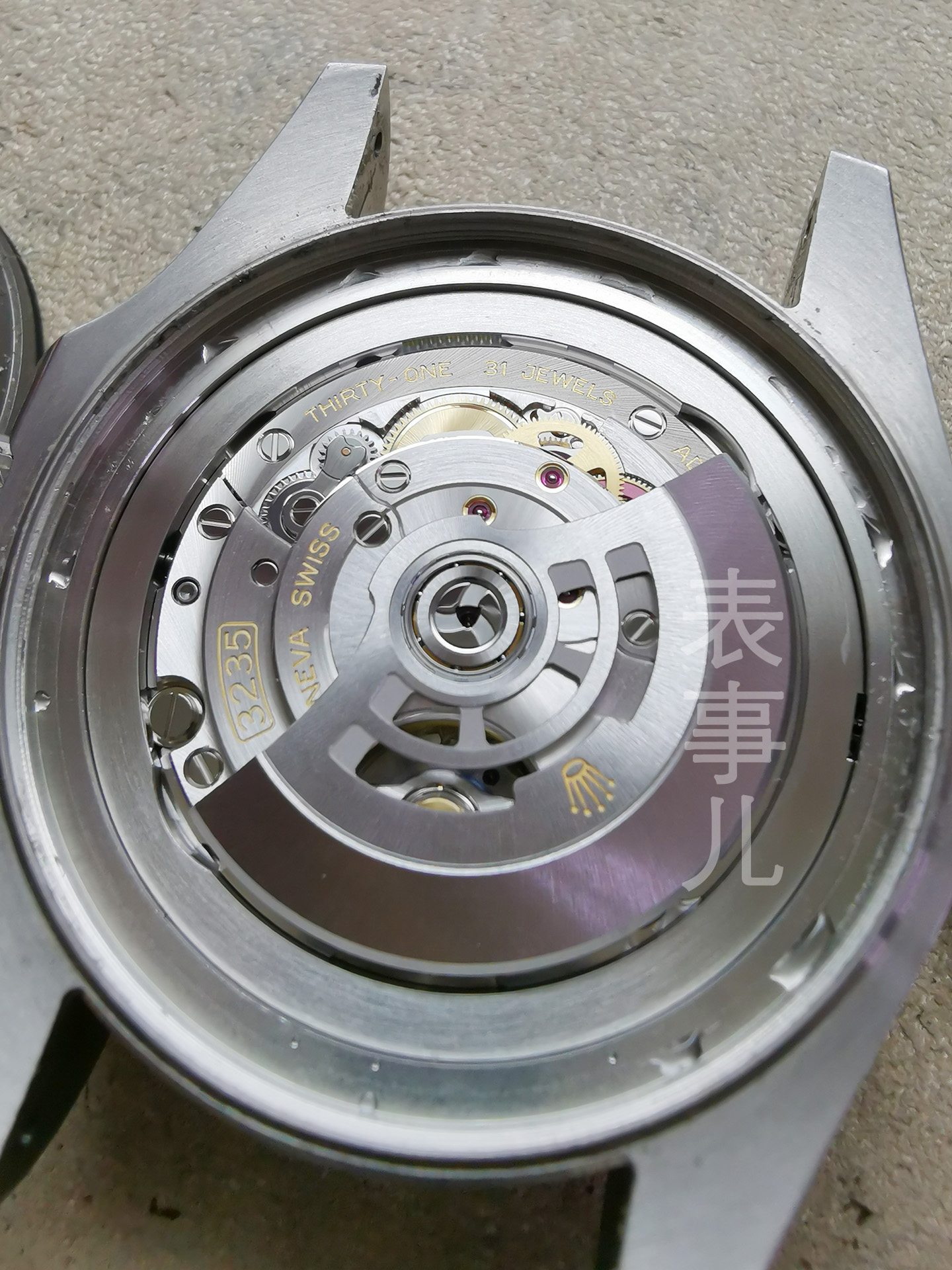 Waterproof 3900 meters, Rolex "Ghost King" actually into the water - iNEWS