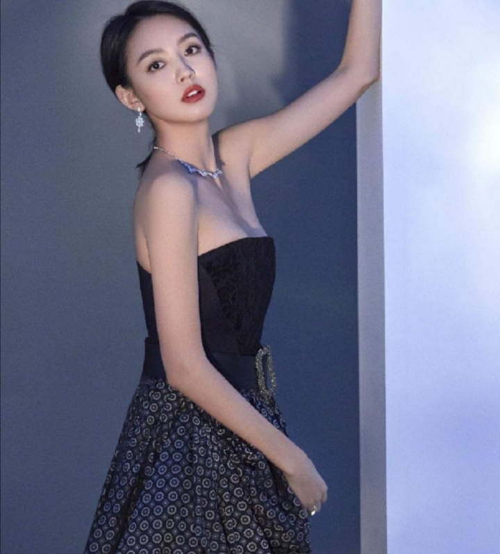 Zhang Zilin's beautiful photos - iNEWS