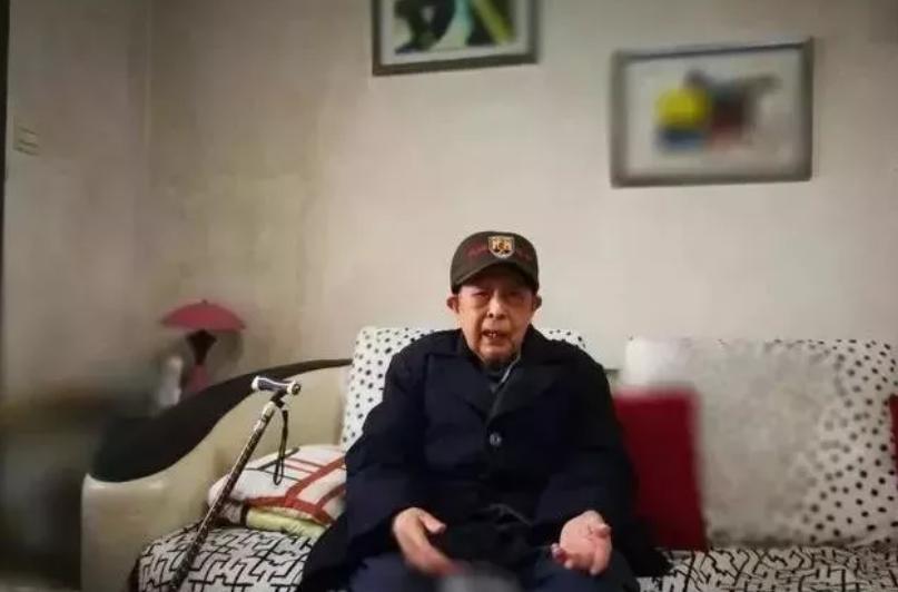 After Dai Anlan's death, his wife donated all the pensions, and the old ...