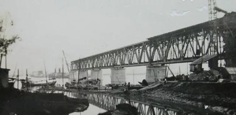 China's first steel bridge was blown up within three months of opening ...