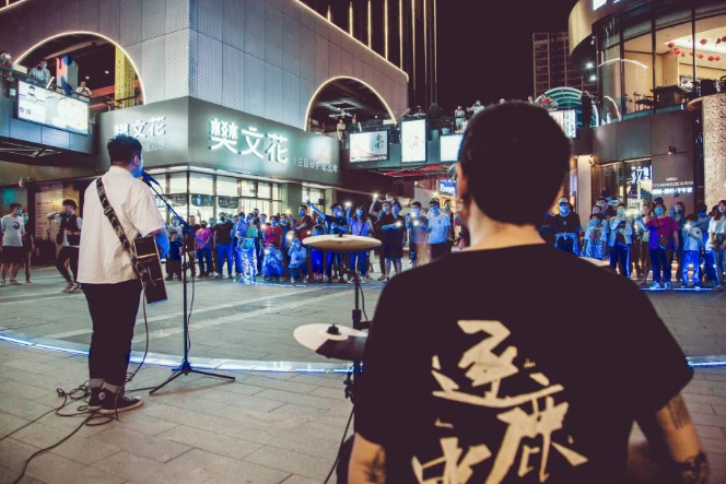 Baoding is a new landmark of the city, a city full of fireworks that ...