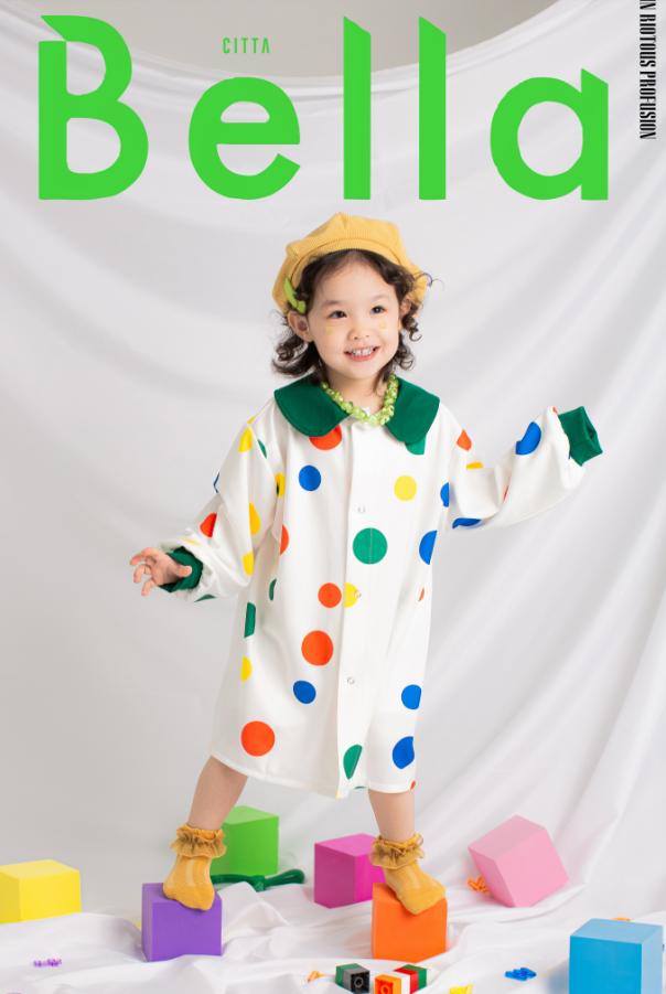 The new generation of child model Yang Ziyi Yang Zimo is so cute - iNEWS