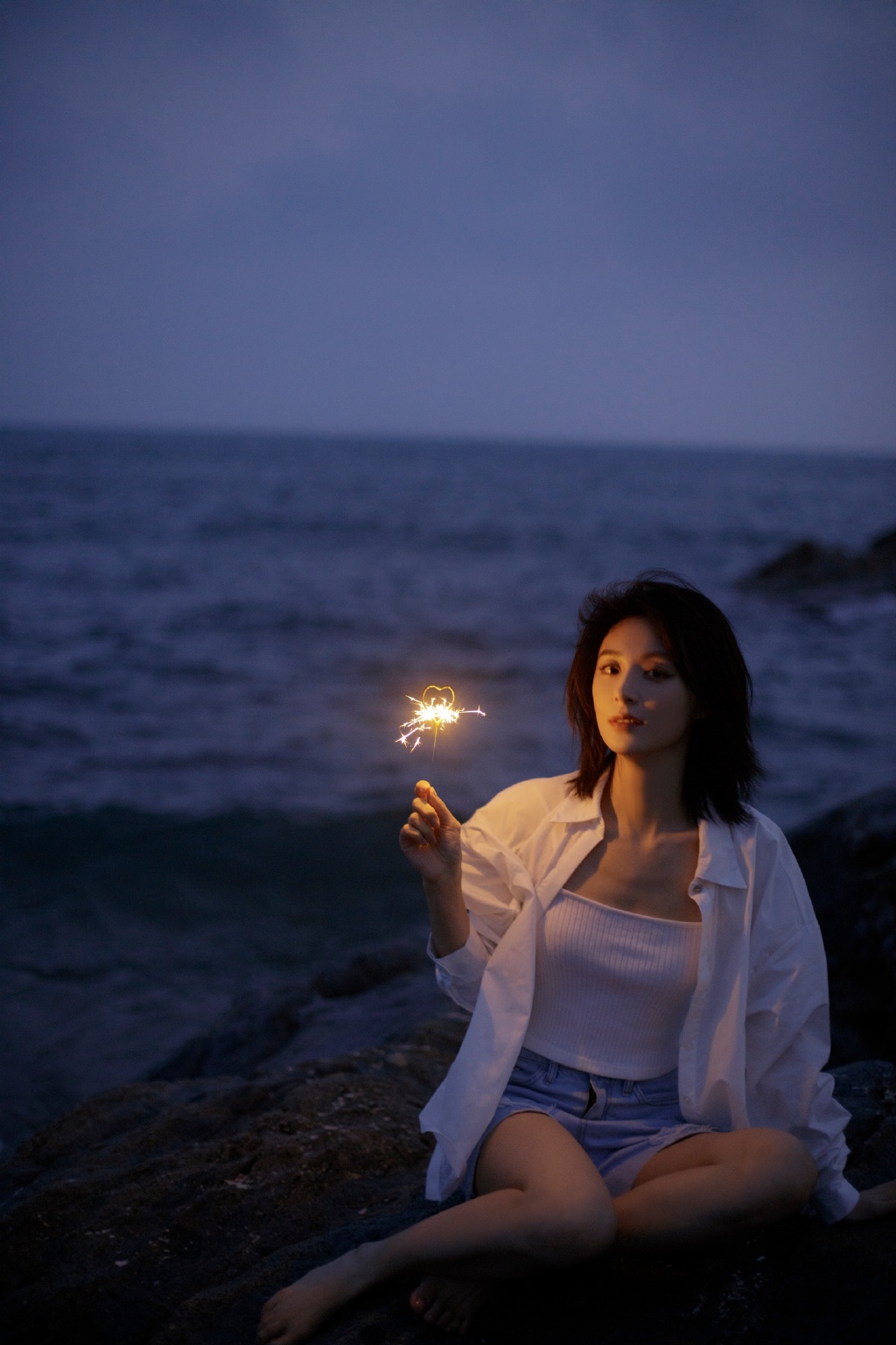 Mao Linlin's seaside atmosphere feeling photo, neat short hair with ...