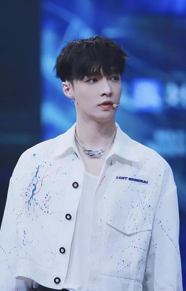 Wang Yibo, Zhang Yixing, fighting dance is so fried, it's about to form ...