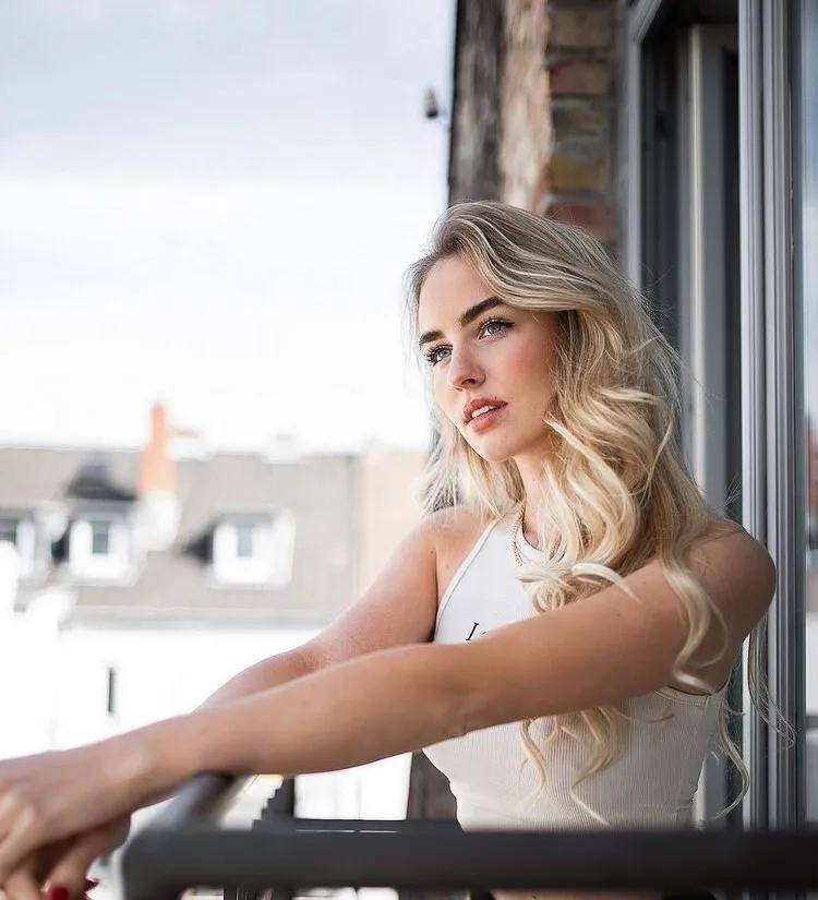 German model Lina Duren - iNEWS