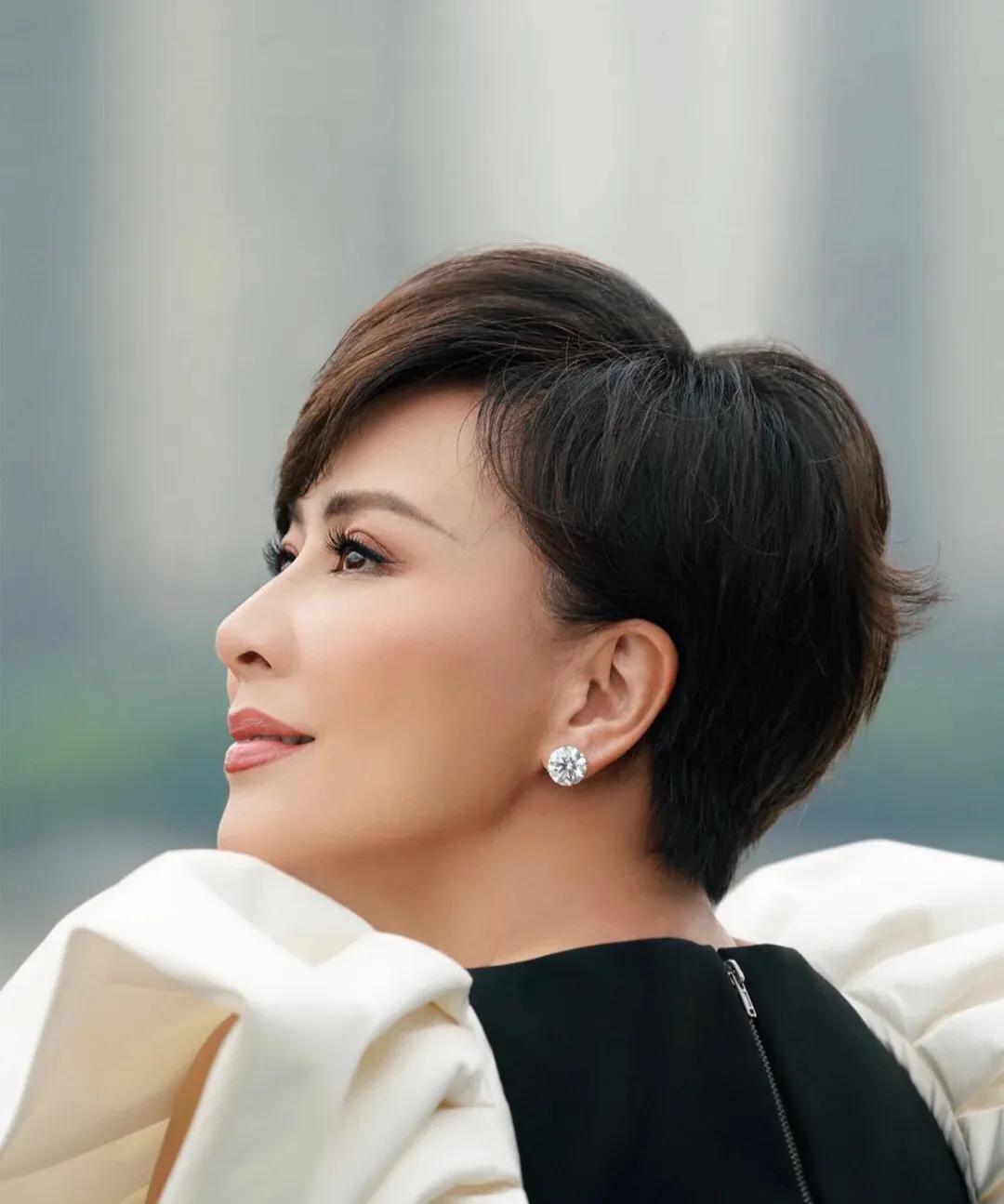 Live gracefully and exquisitely, only her Carina Lau can live a ...