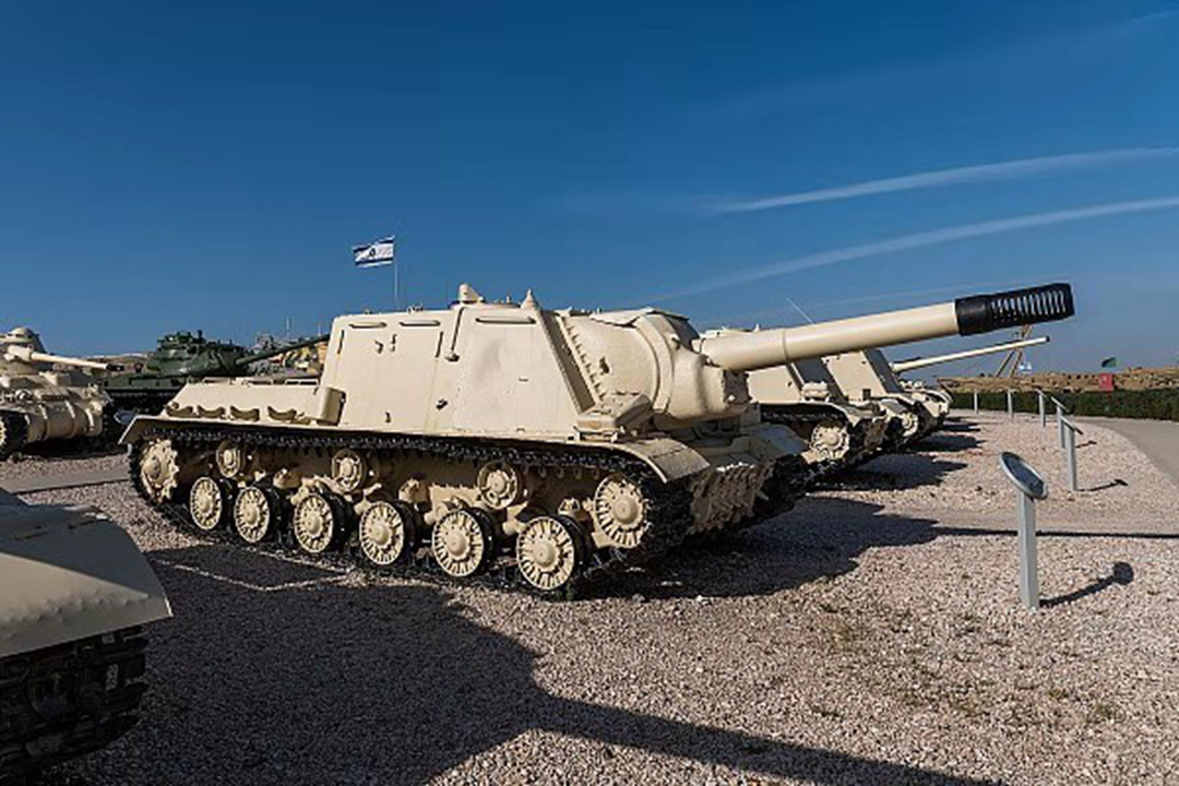 Is it as effective as expected if a 152mm gun that is shot into the ...