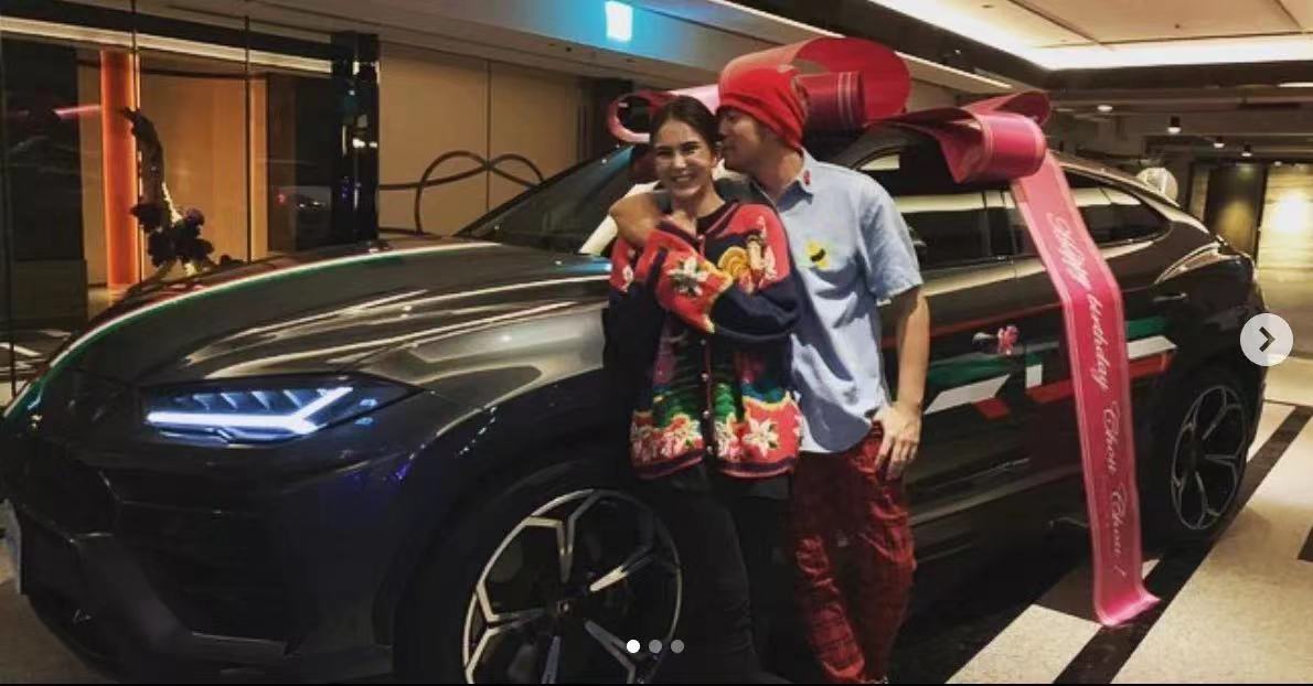 Luxury car watch Sotheby's, Jay Chou even shows off his wealth - iNEWS