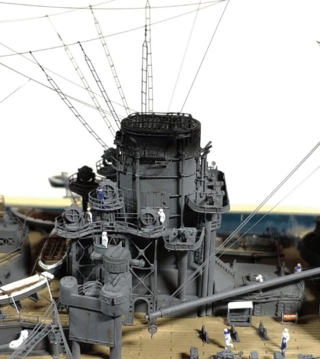 Japan's strongest warship, carrying two atomic bombs without sinking ...