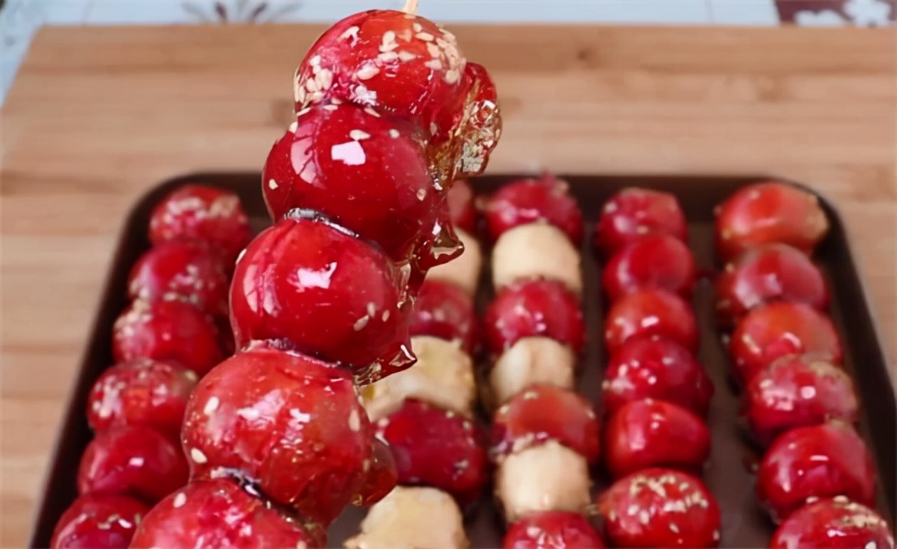 If you want to eat candied haws, you don't need to spend money to buy ...