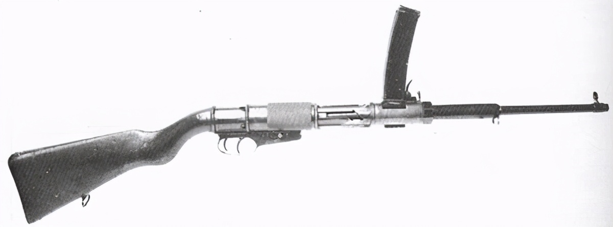 A submachine gun modified with light machine guns, the cold door, the ...