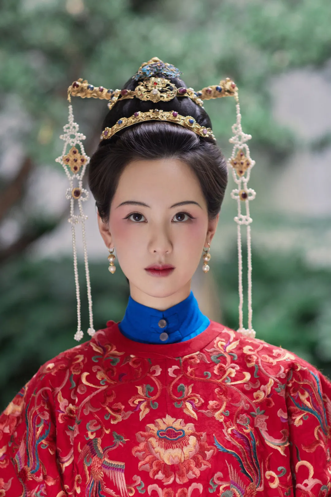 Jing Tian's "Si Teng Mei" with the same style, Jin Chen and Bai Lu are ...