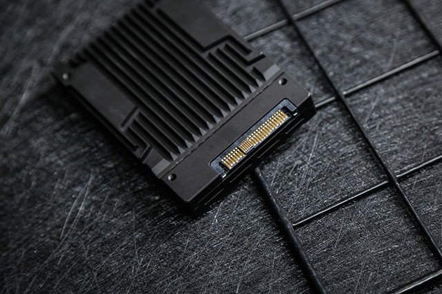 Dapu Micro Rongshen R5100 Enterprise U.2 SSD Evaluation - iNEWS