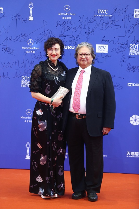 Although Sammo Hung is getting older, he lives happily in his old age ...