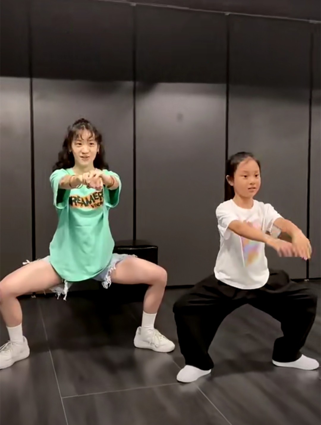 Sweet Xinzha Mabu cried bitterly when Li Xiaolu made a video, Jia ...