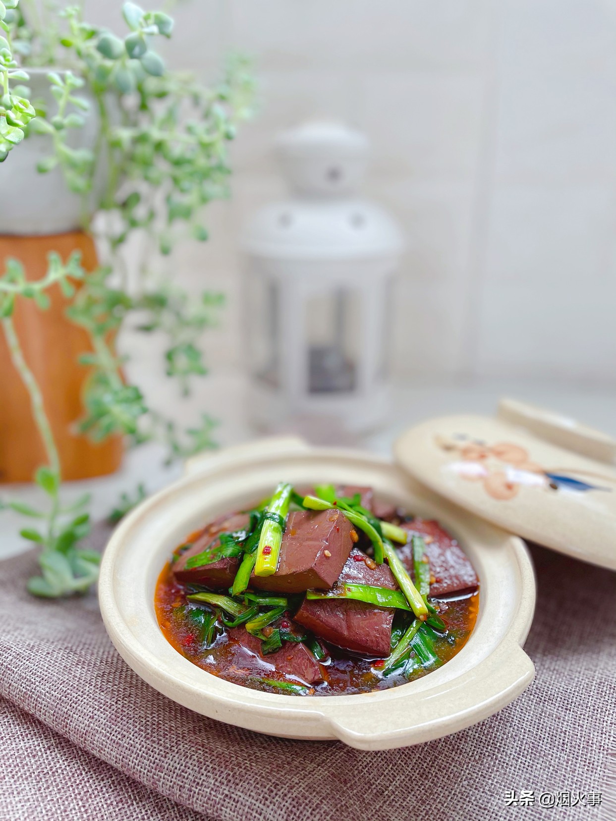 Don't just eat duck blood in hot pot, it's spicy and smooth. It costs 3 ...