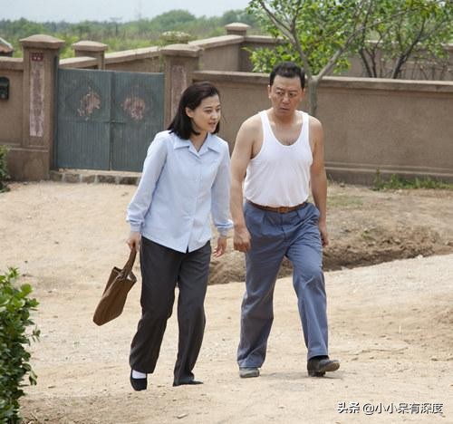 A recent photo of Guo Tao and his wife, Li Ran happily lying in Guo Tao ...