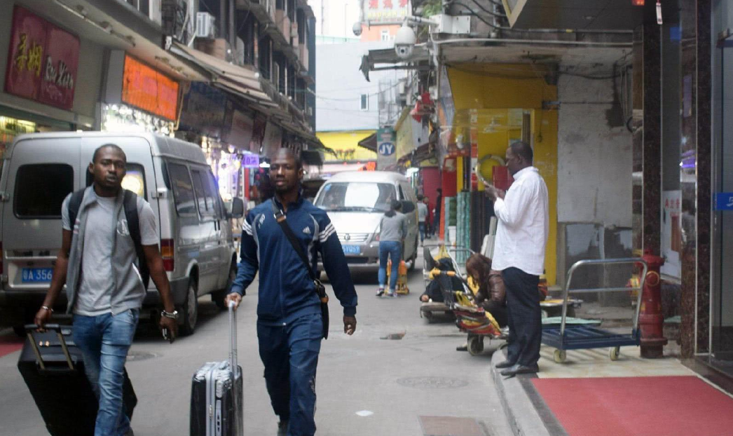 There were hundreds of thousands of blacks in Japan in the 1980s, why ...