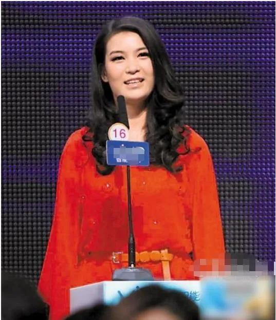 In "If You Are the One", the armless girl successfully held hands with ...