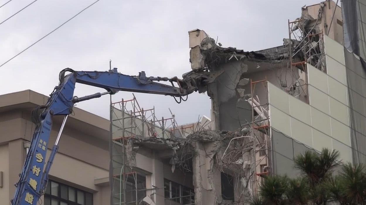 How did the Japanese demolish buildings?Compared with the three methods ...