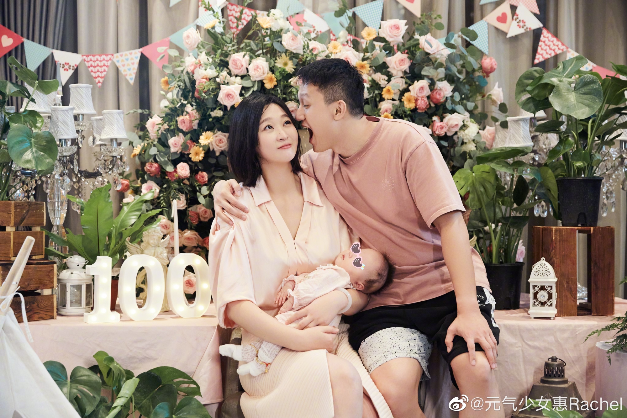 Hui Ruoqi hosted a 100-day banquet for the National Women's University ...