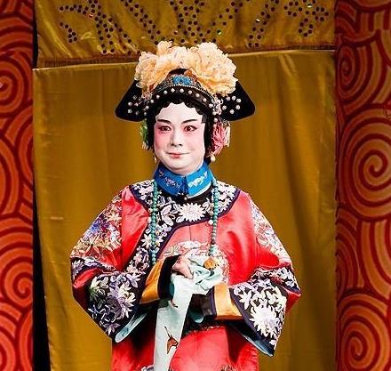 Wang Yinqiu, a famous Peking opera artist, was killed in his home. Hu ...