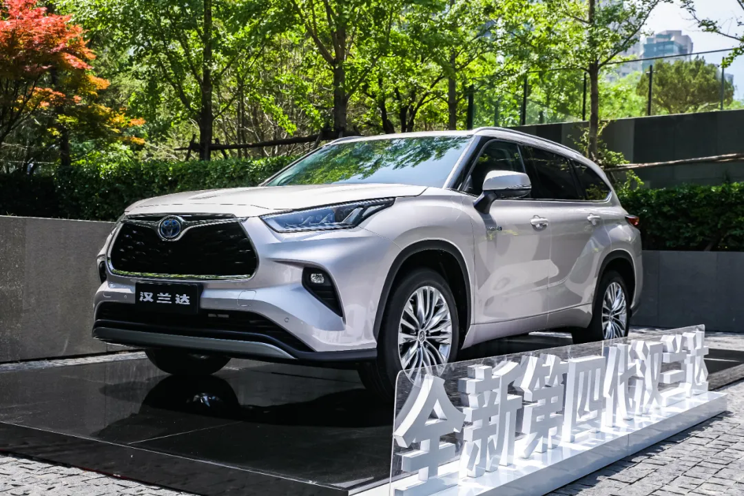 "E car" fourth-generation Highlander: every continuation of the classic ...