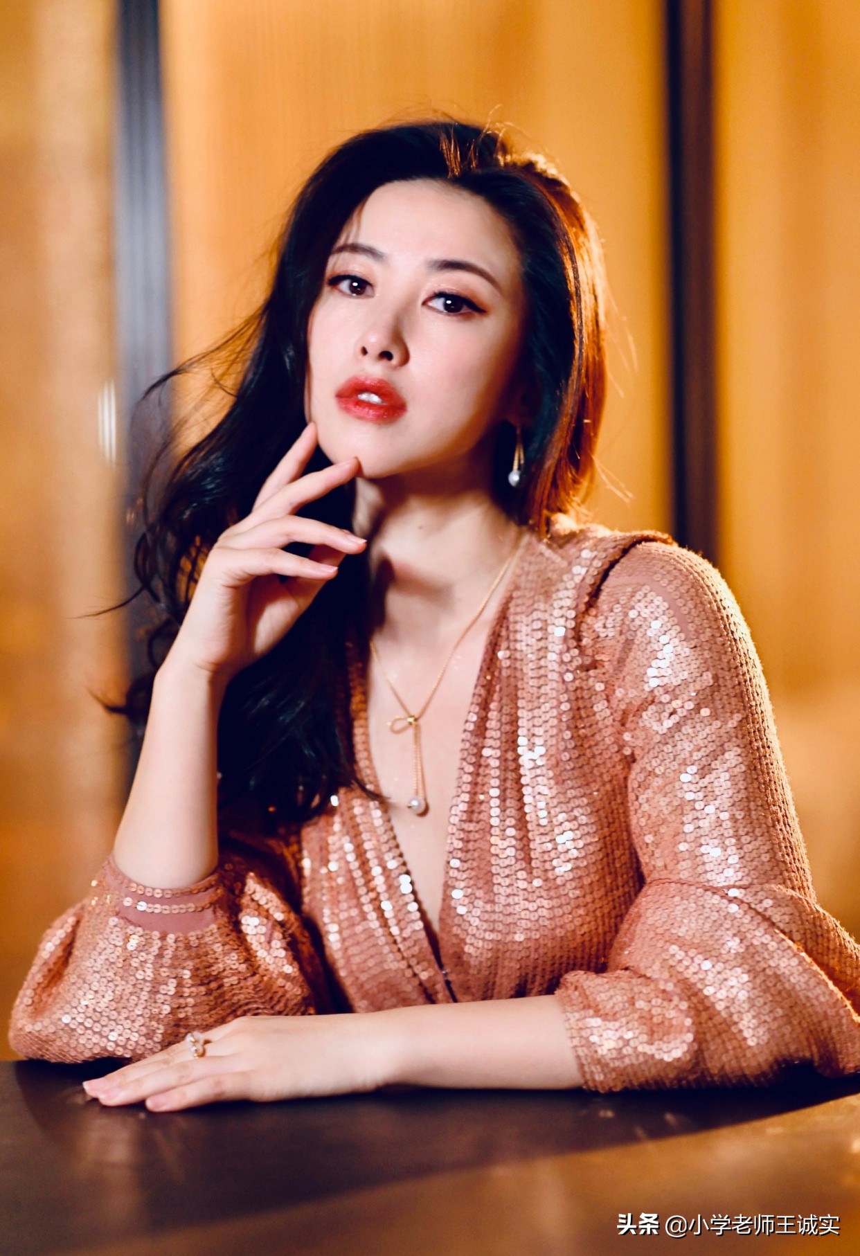 Zhu Zhu, she is Lan Xinjie in "The Rebel". She turned red with her body ...