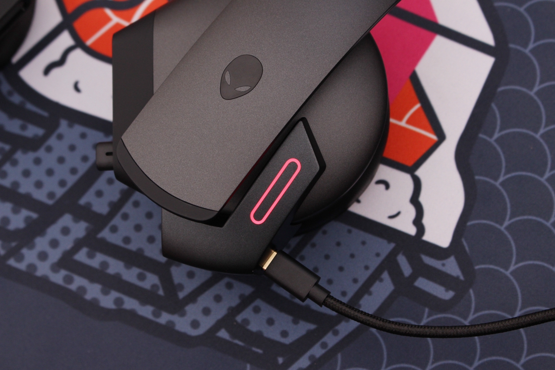 Alienware 510H gaming headset + AW521BR Bluetooth receiver out of the ...