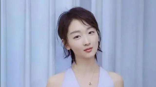 Why is Zhao Liying not as good as Zhou Dongyu?Why is Zhou Dongyu not as good as Zhao Liying? - iNEWS
