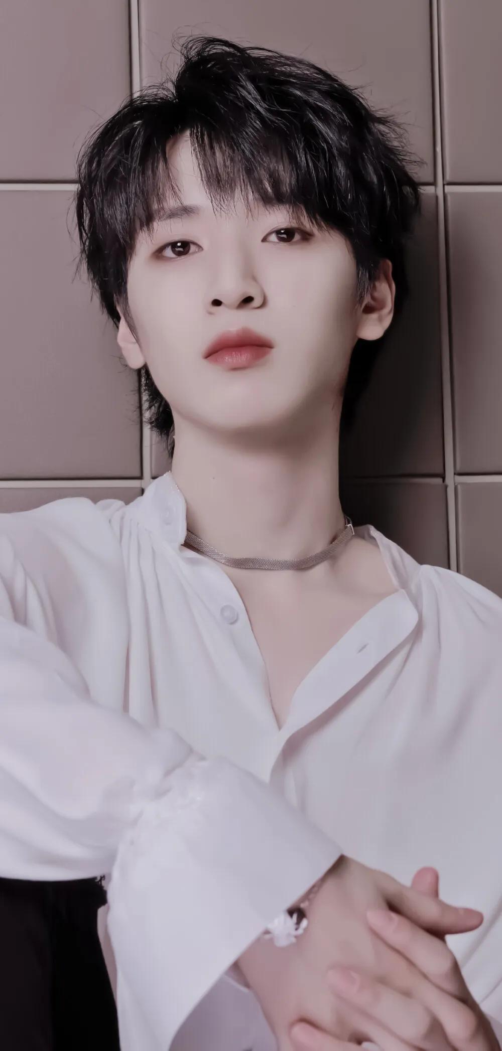 Times Youth League Yan Haoxiang, do you know what his first Weibo was ...