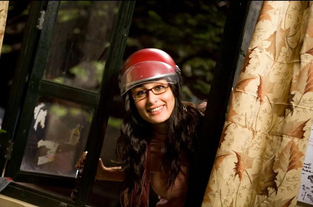 The funny and profound movie "Three Fools Havoc in Bollywood" - iNEWS