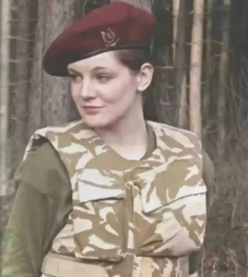 Take stock of photos of female soldiers from 60 countries, some are ...