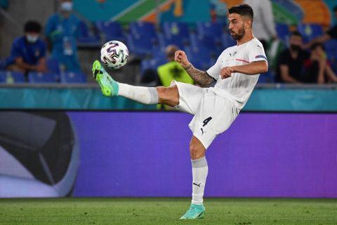 Mourinho wrote and commented, the great Italian left-back Spinazzola ...