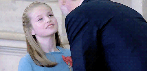 The future queen of Spain, 15-year-old has a fairy-tale top beauty and ...