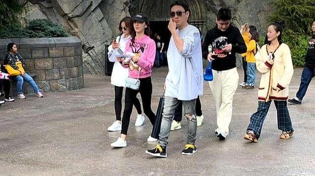 There is a kind of "perspective costume" called Chen Yating, women will ...