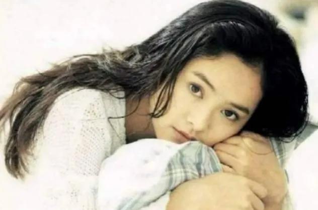 Ye Yunyi married the playboy Chen Bohao at the peak of 22 years old ...