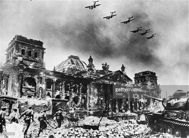 Battle of Berlin: Conquering Berlin, 300,000 Soviet troops fell on the ...