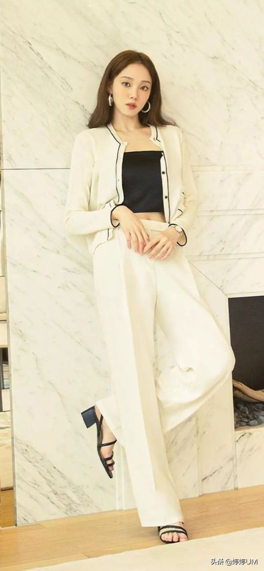 South Korean leg spirit Li Jingwen, the heroine in "Weightlifting Fairy ...