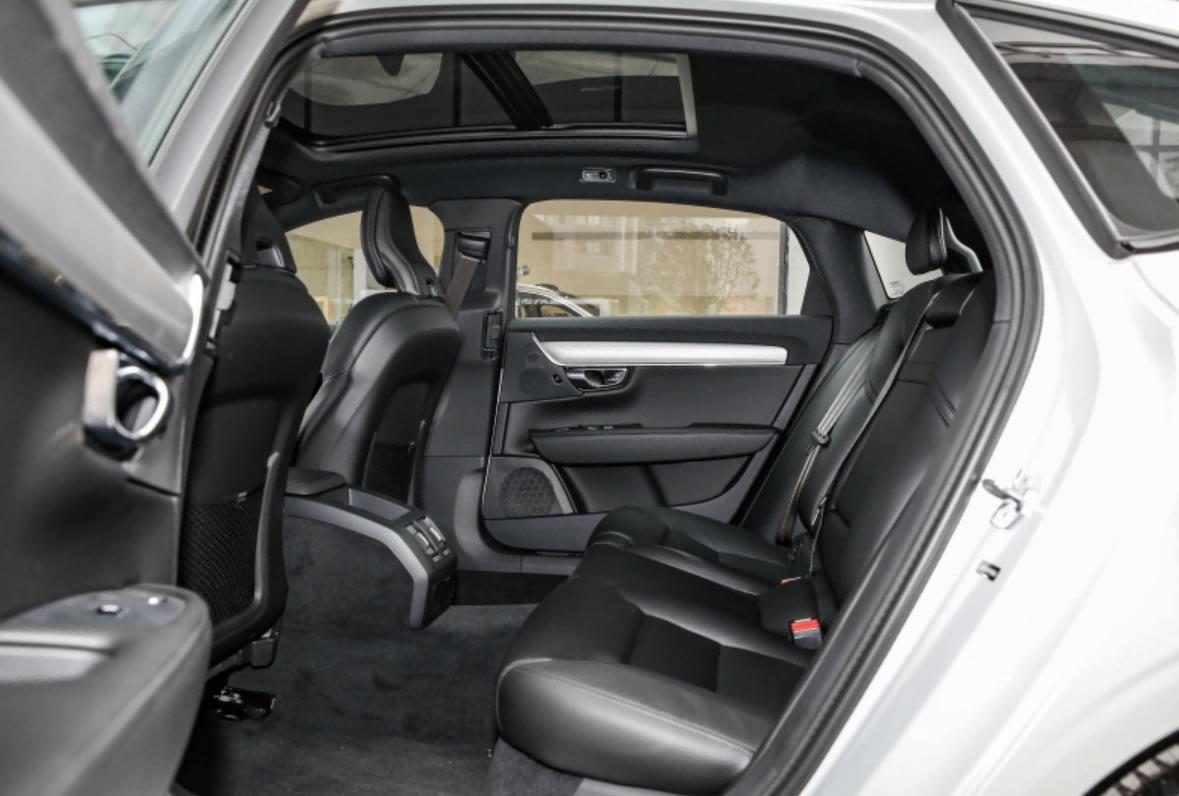 Who has the advantage of the new Jaguar XFL or Volvo S90? - iNEWS