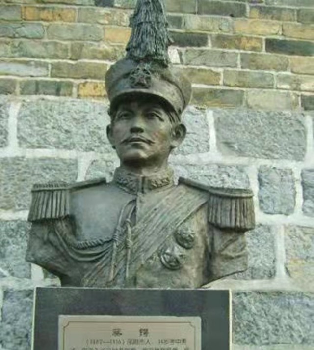 Xiaofengxian is nothing but dew of marriage, she is Cai E's true love ...