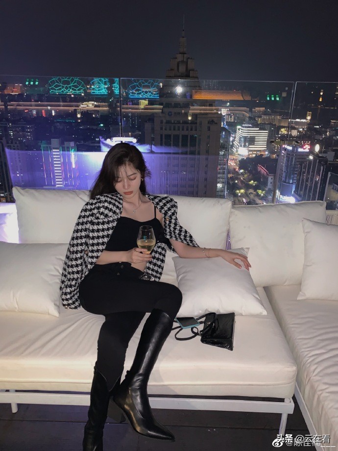 Internet celebrity beauty Chen Jianan has a charming and charming face - iNEWS