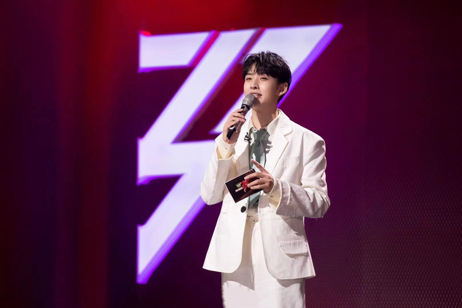 Joining in a variety of hot variety shows, large-scale events show a ...