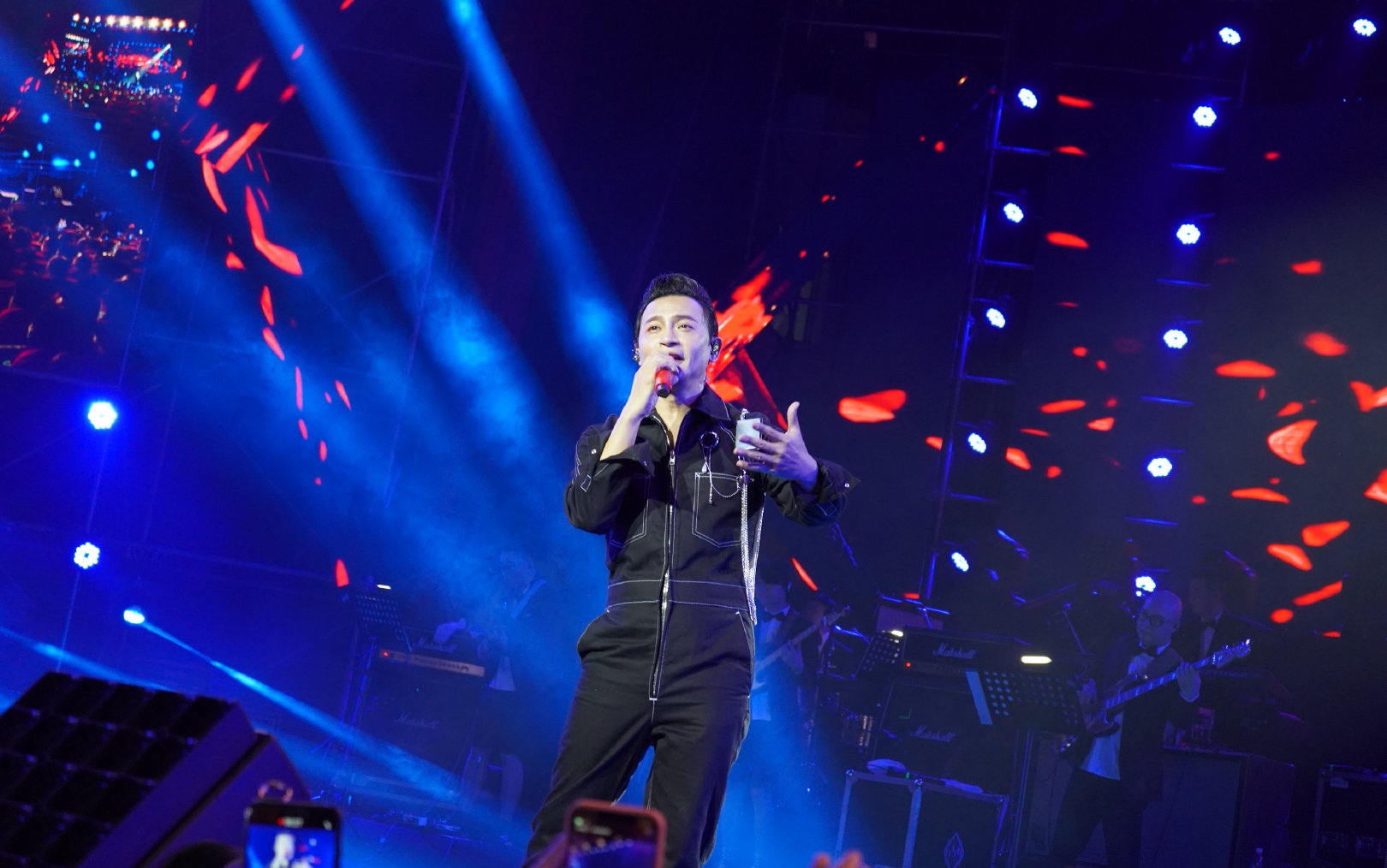 Chen Zhipeng: The worst mix among the Little Tigers, but he sticks to his music dream - iNEWS